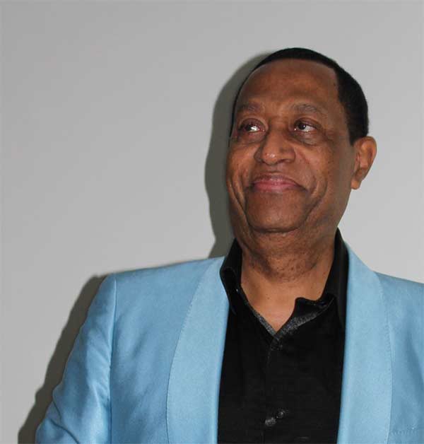 Um conto de irmandade perfeita e bonita - Jornal Tornado